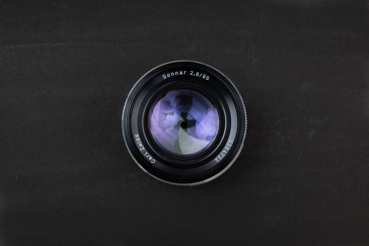 Carl Zeiss Sonnar 85mm f2.8 QBM Lens Review - Lens Legend